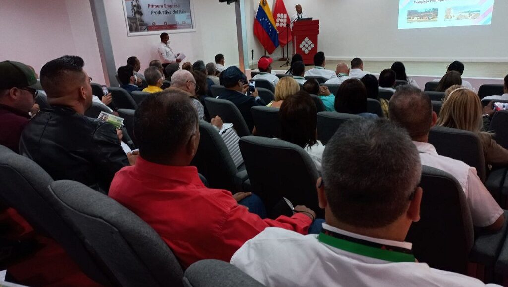 Pequiven promovió el foro: Uso directo de la Roca Fosfática Micronizada ...