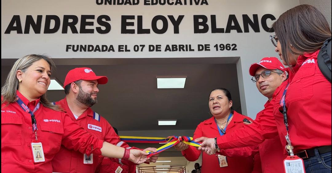Ministro Tellechea lideró la reinauguración de unidades educativas en ...