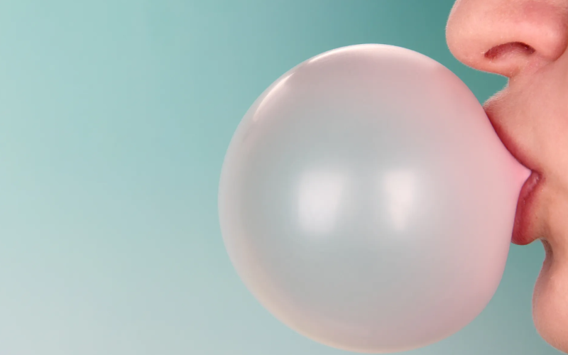 Efectos en tu salud oral si comes chicle todos los días | Noticias 24 horas