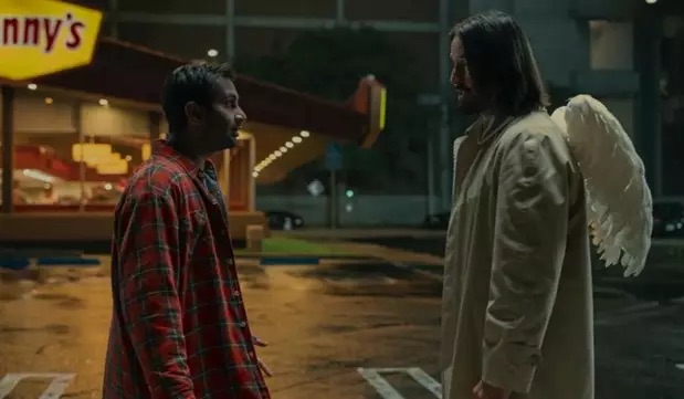 Keanu Reeves interpreta a un ángel guardián en la nueva comedia ‘Good ...