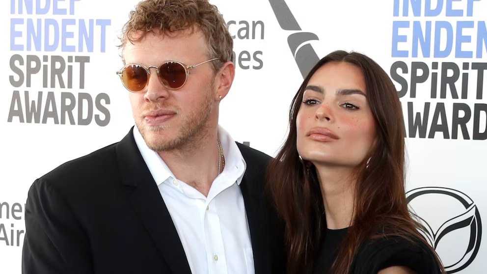 La modelo Emily Ratajkowski y el escritor Sebastian Bear-McClard han ...